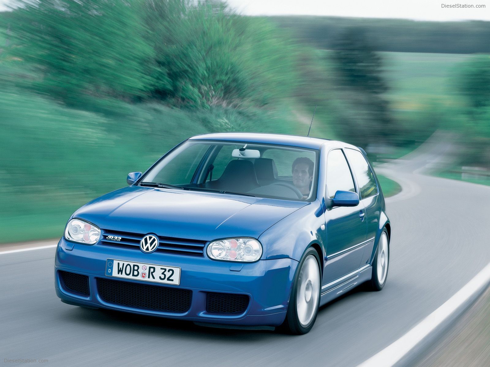 Volkswagen Golf IV R32 Exotic Car Photo #005 of 39 : Diesel Station