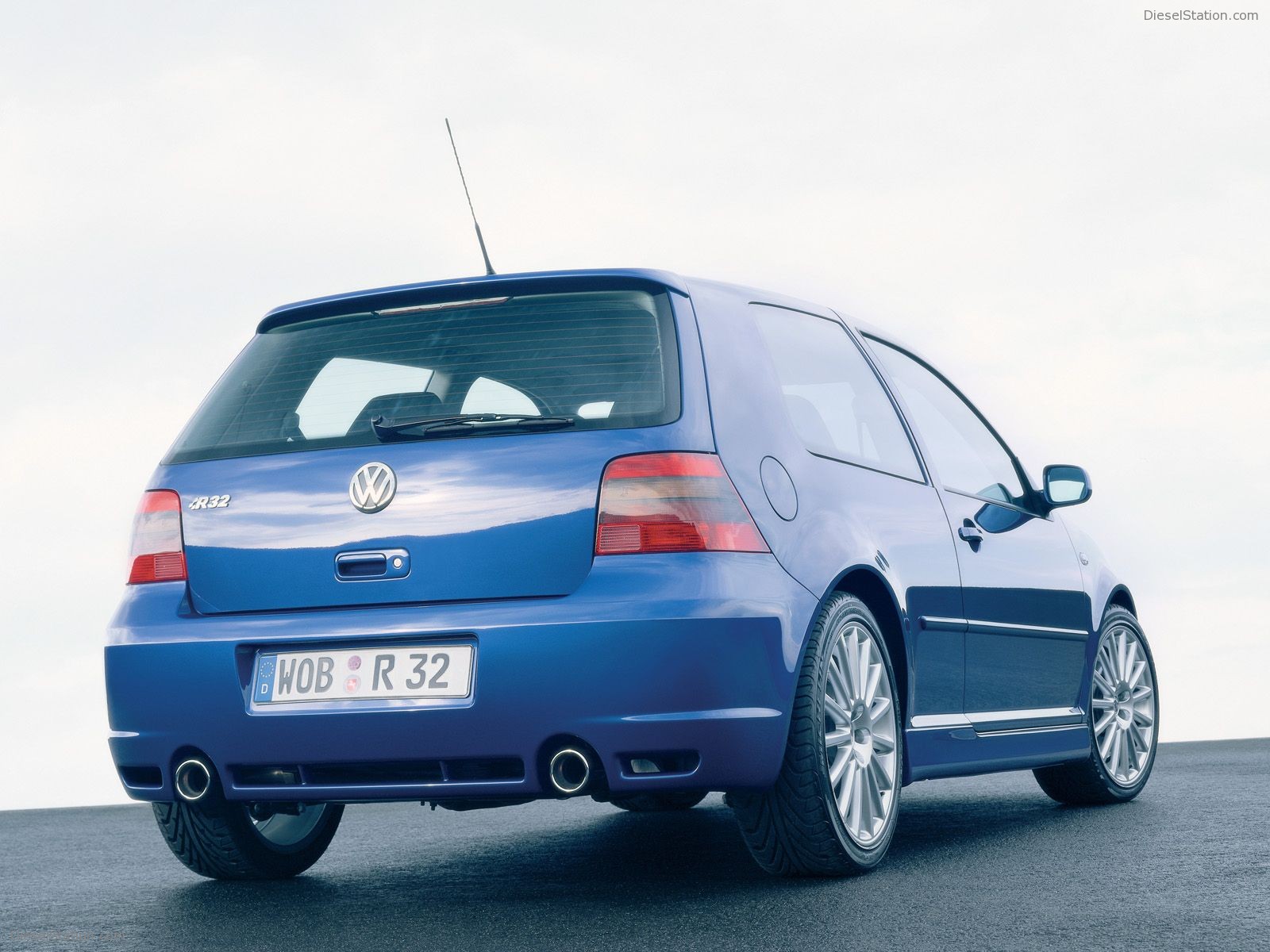 Volkswagen Golf IV R32 Exotic Car Wallpapers #032 of 39 : Diesel Station